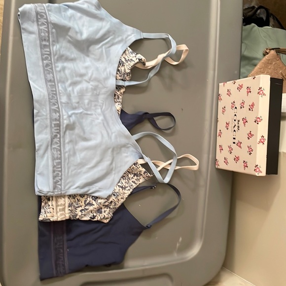Lucky Brand | Intimates & Sleepwear | Ln Lucky Low Impact Bralette ...